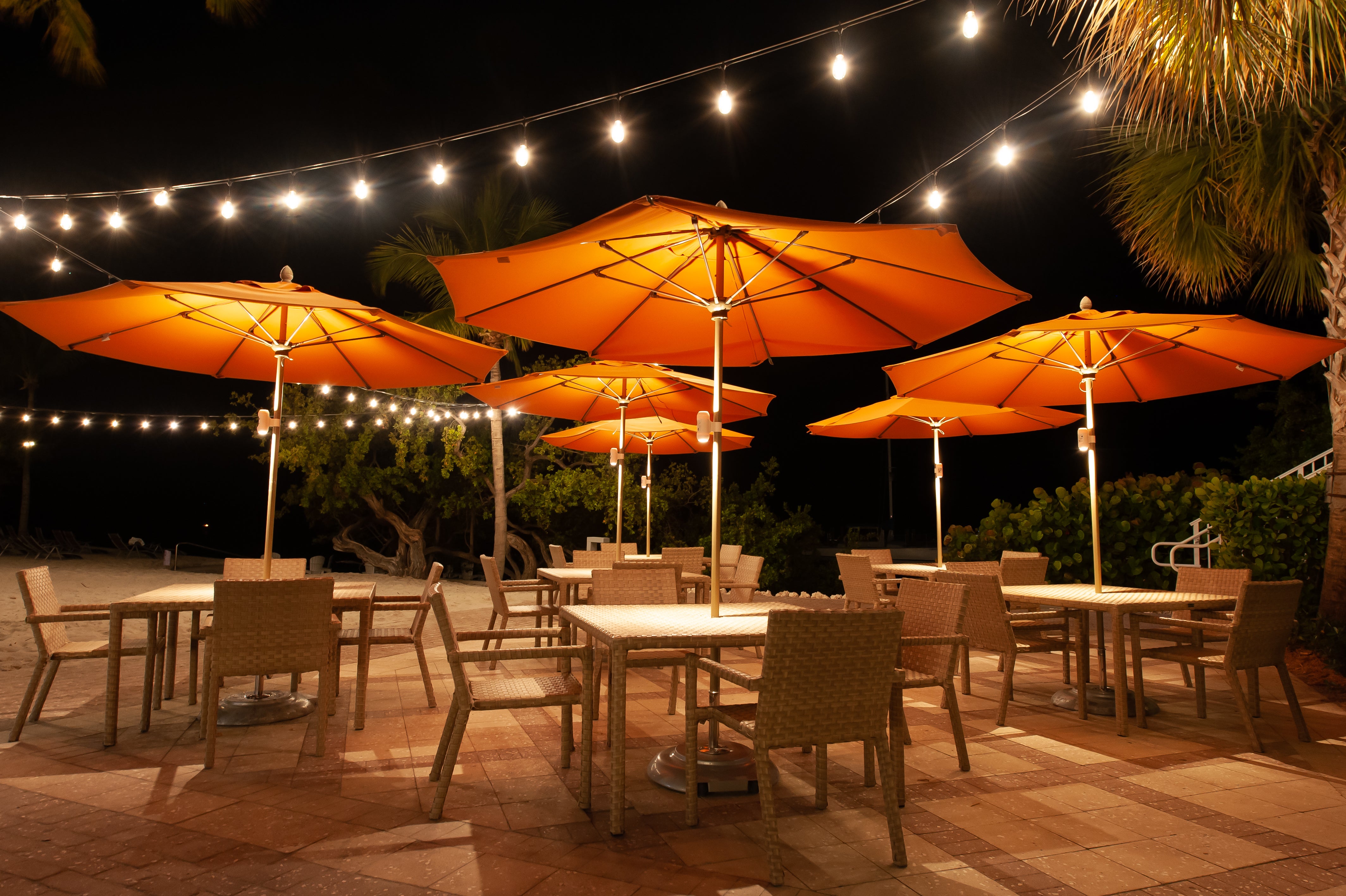 Dual Beam Umbrella & Table Light System – FUEL Lighting Systems